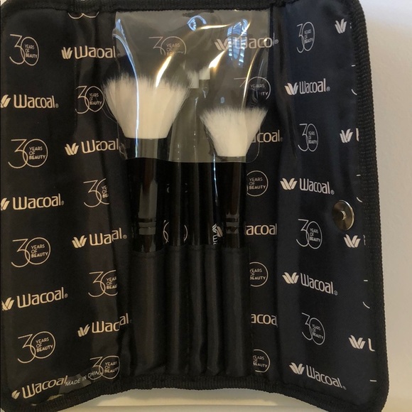 Wacoal | Makeup | Brand New Wacoal 5 Piece Brush Set | Poshmark